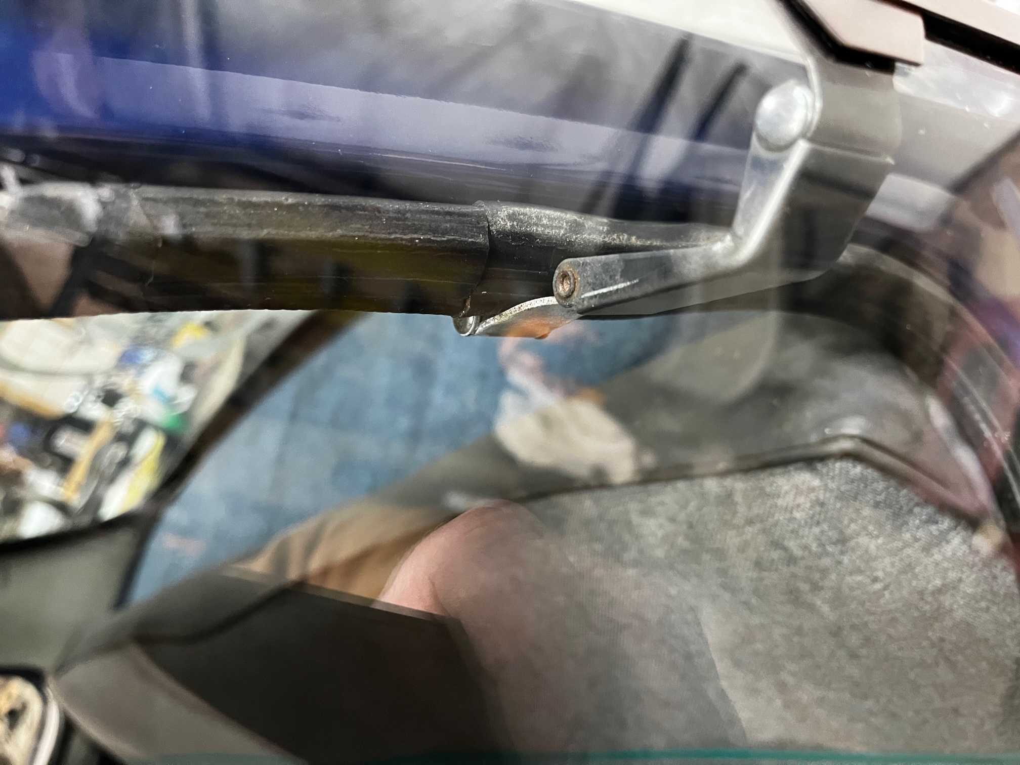Solution to keeping rear windows open? : r/classicminis